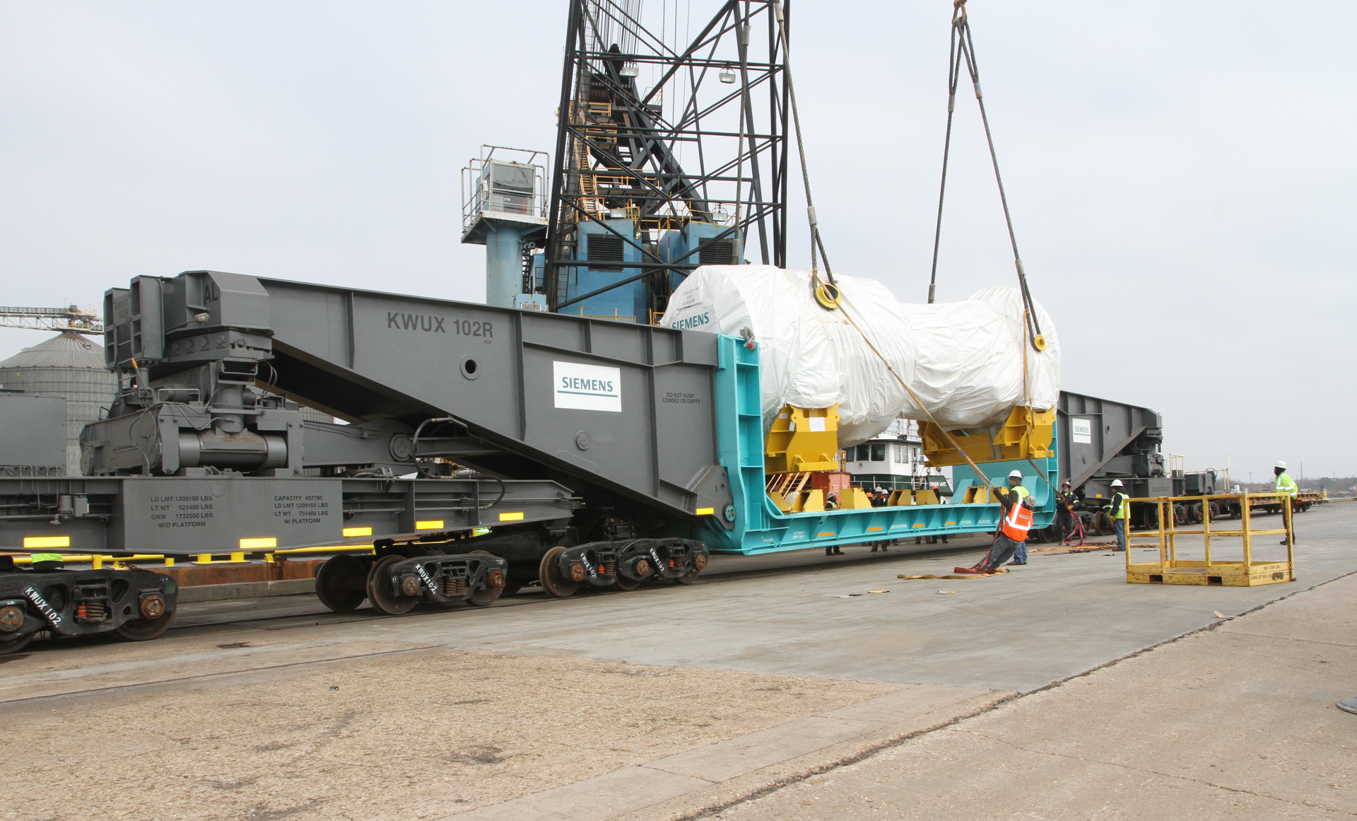 Alabama Port: Expert Cargo Logistics with Multimodal Access